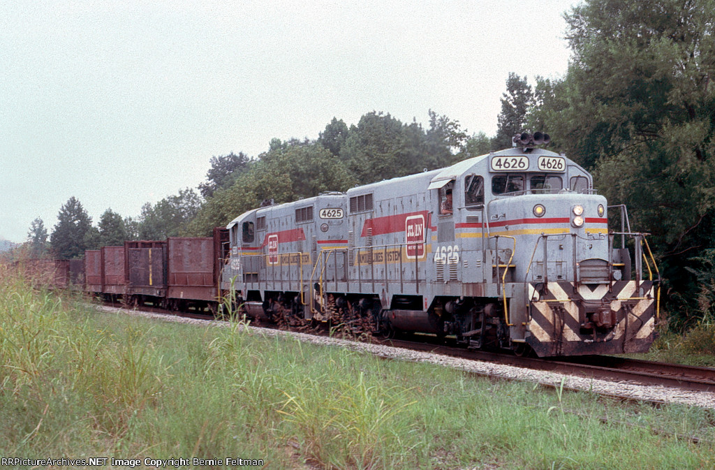 Seaboard System GP16's 4626 & 4625 lead Manchester (GA) bound train #587 (aka "The Wadley Turn)